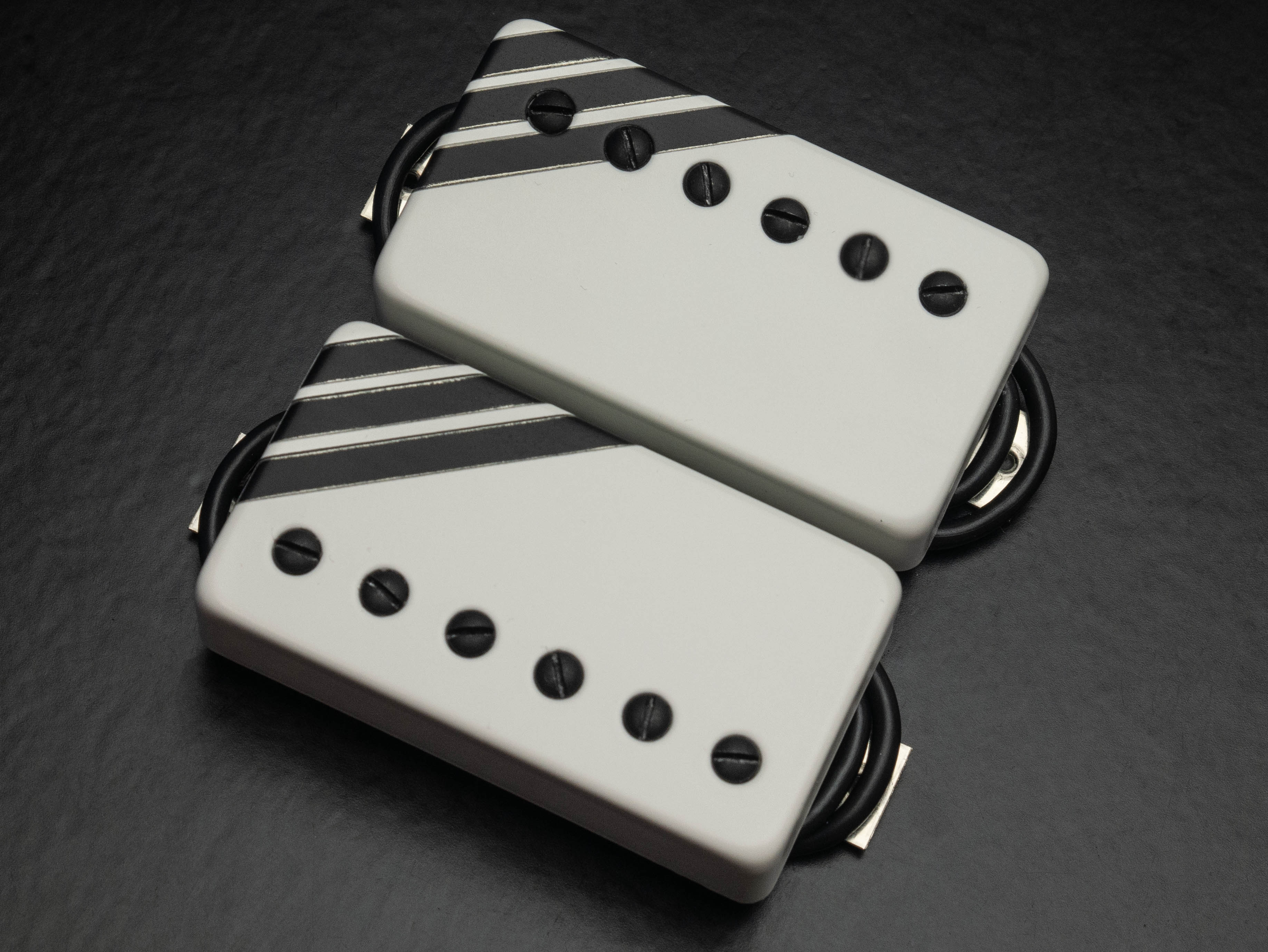 Special Edition VHII 53mm Humbucker Set White / Black Racing stripes ...
