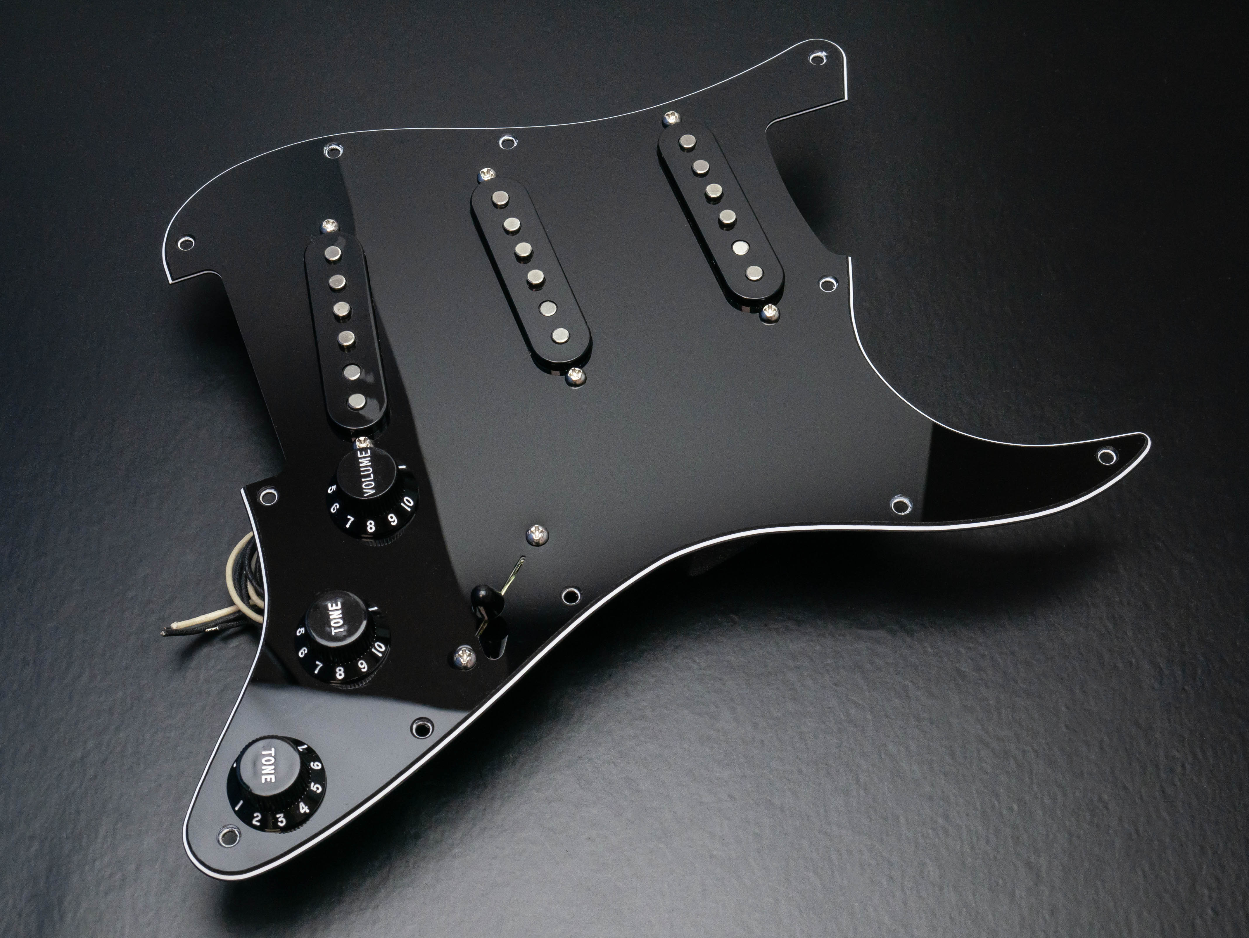 Apache Singlecoil Black Prewired Strat Pickguard | In-Stock Strat ...