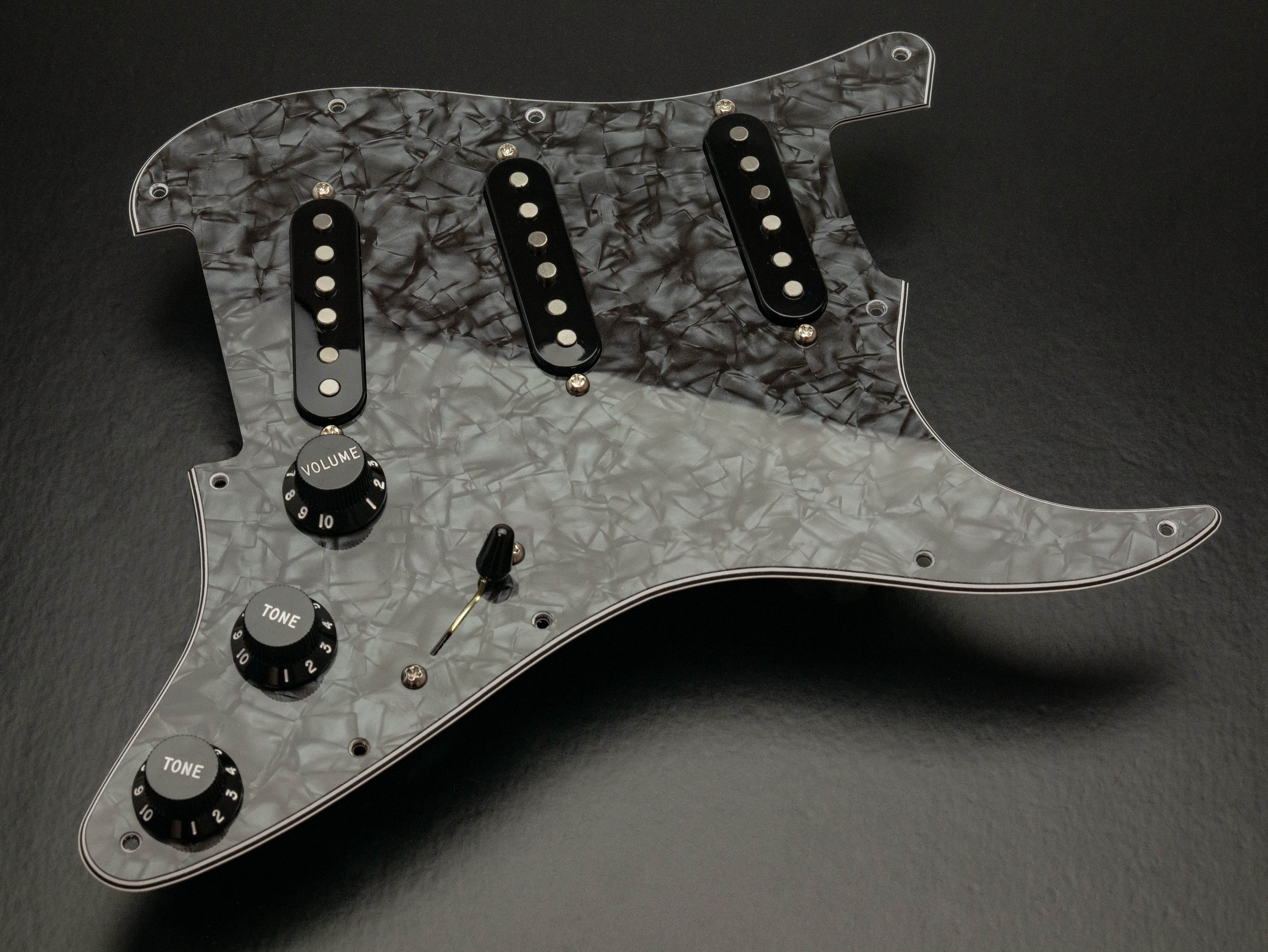Trilogy Singlecoil Black Pearloid Prewired Strat Pickguard | In-Stock ...