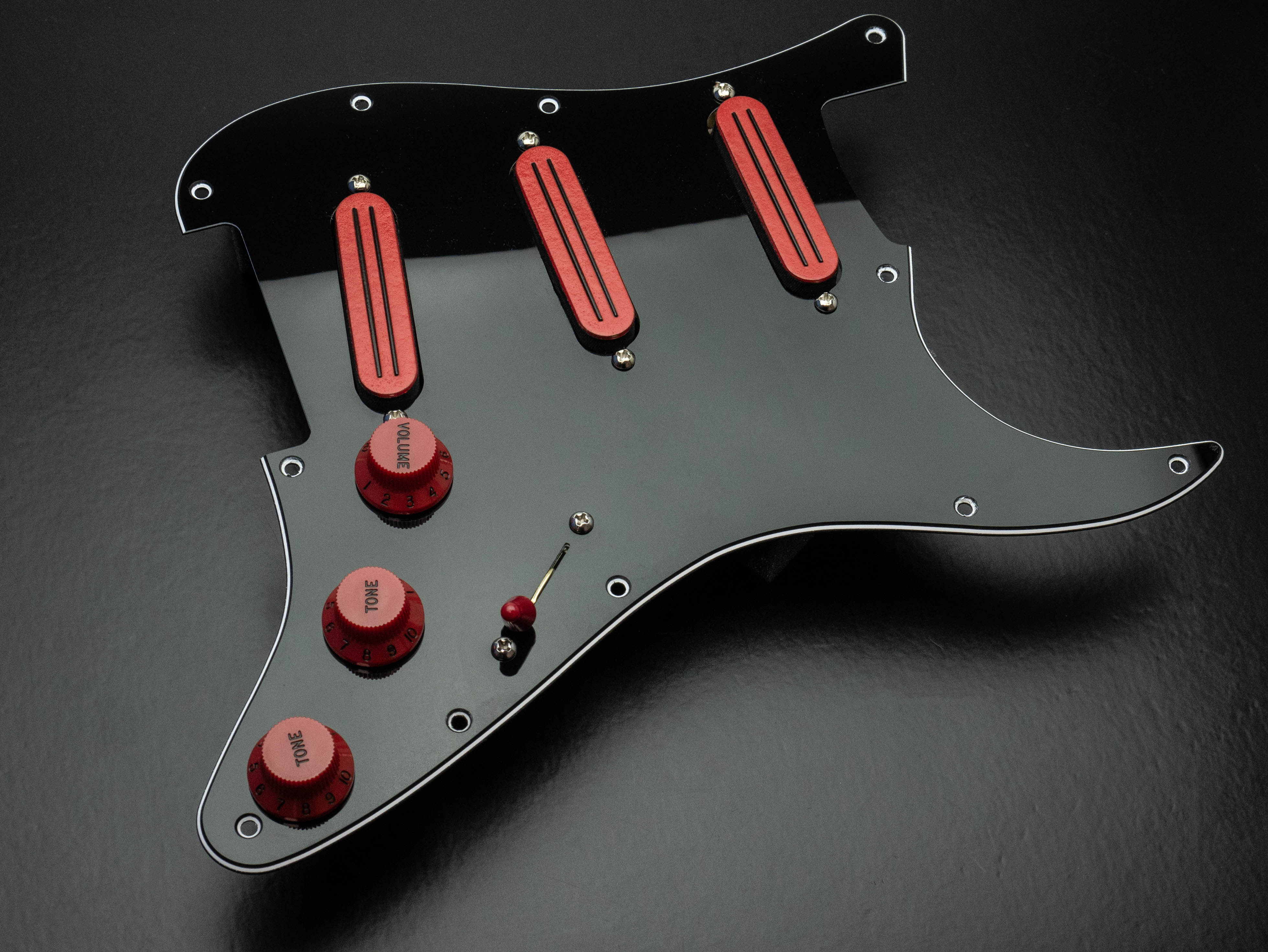 Cobra Singlecoil Prewired Strat Pickguard Black / Red | Limited Edition ...